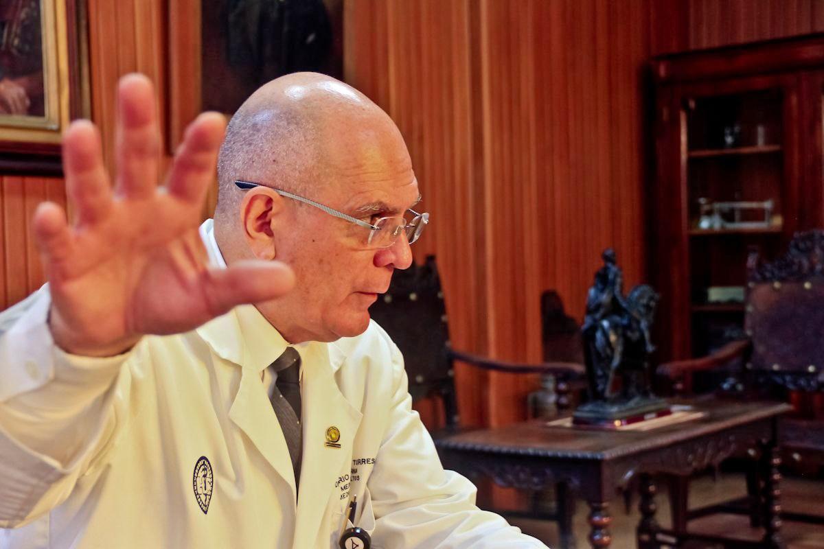 Entrevista al Dr. Mario Patiño, Decano de la Facultad de Medicina de la ...